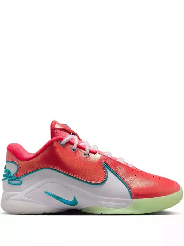 Nike Lebron 22 Sneakers