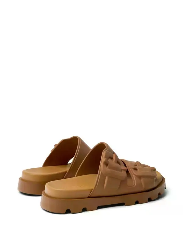 Camper Brutus Slides