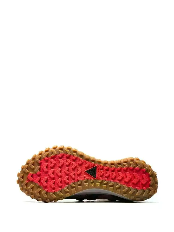 Nike Mountain Fly Low Sneakers