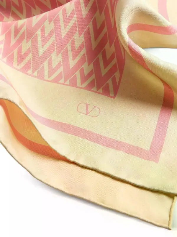 Valentino Garavani Toute La V Scarf