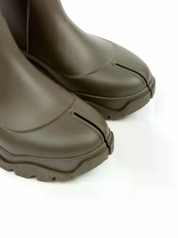 MAISON MARGIELA Tabi Rubber Boots - Brown