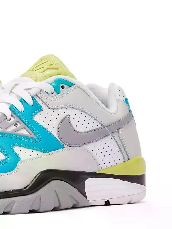 Nike Air Cross 3 Sneakers - White