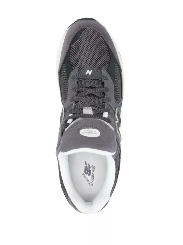 NEW BALANCE 2002r Sneakers