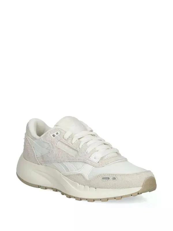 REEBOK 2400 Sneakers