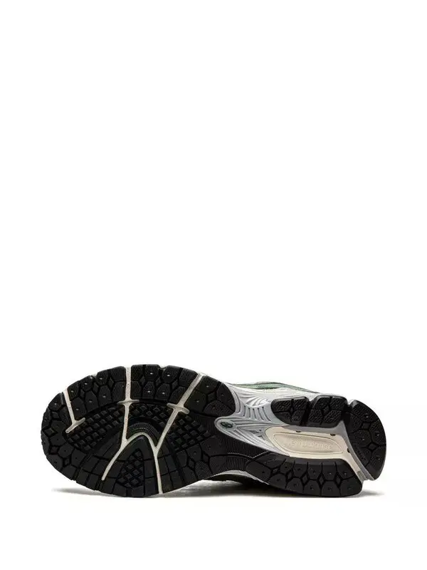 NEW BALANCE 2002r Sneakers
