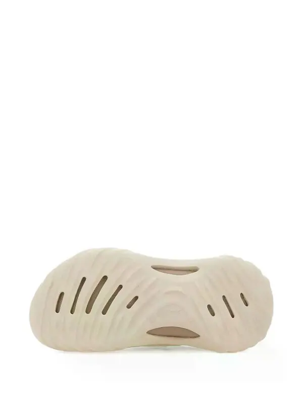 CROCS Echo Wave Sandals