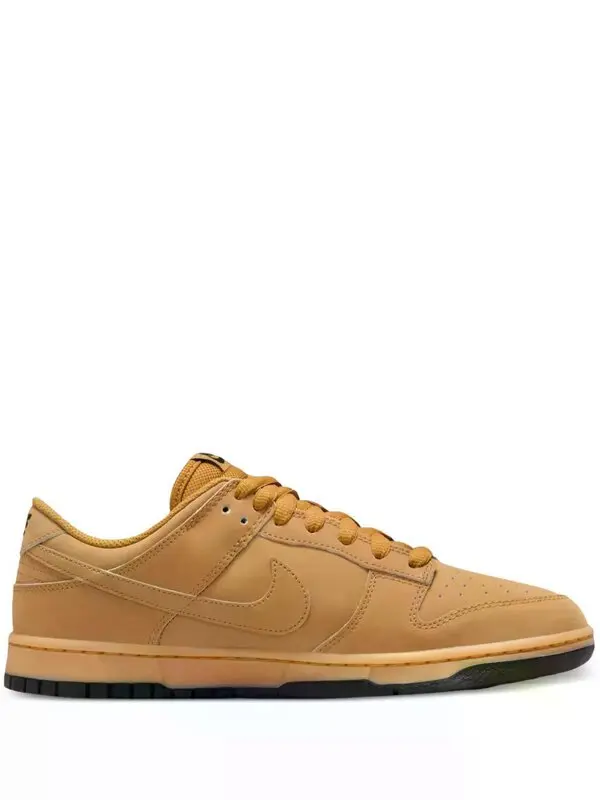 Nike Dunk Low Retro Se Sneakers