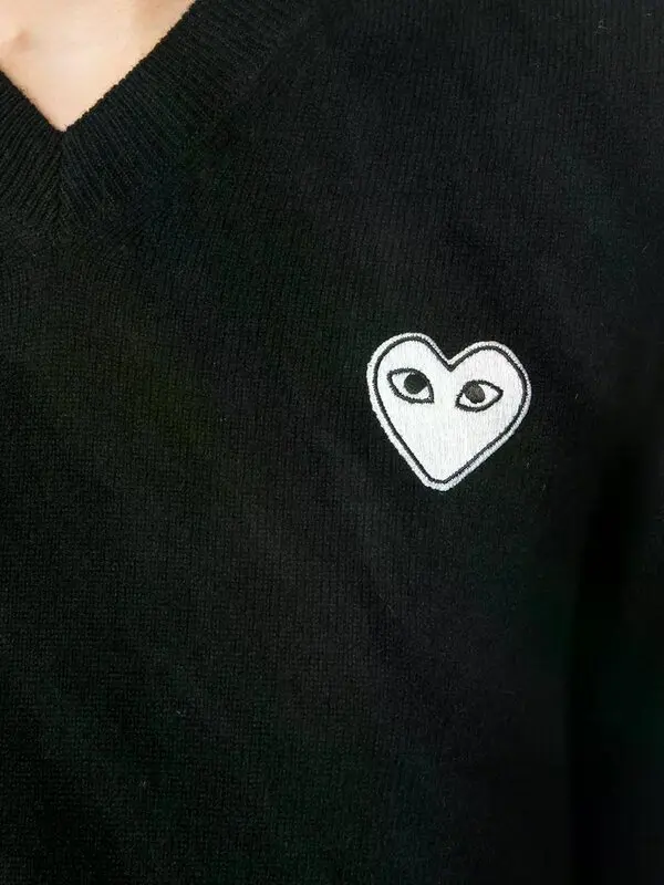Play Comme Des Garcon V-neck Heart-logo Sweater - Black