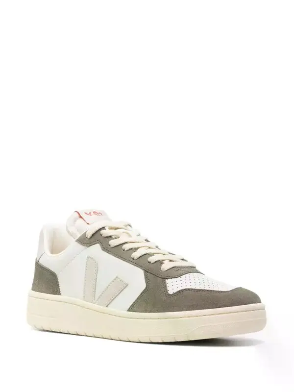 VEJA V-82 Sneakers