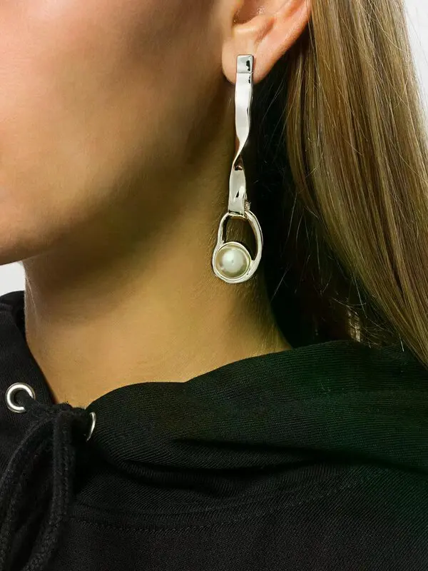 COUP DE COEUR Liquid Pearl Drop Earring