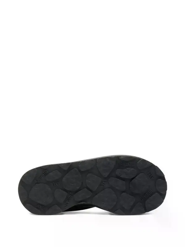 Axel Arigato Pillow Sculpted Slip-on Clogs - Black