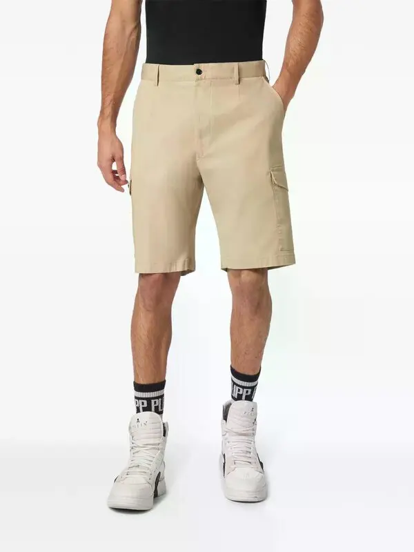 Philipp Plein Cargo Shorts With Logo Plaque - Neutrals