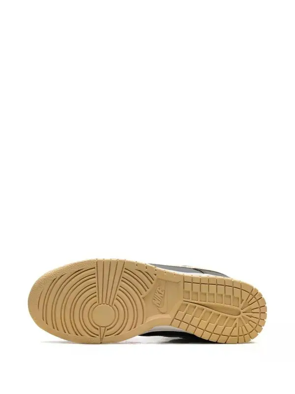 Nike Dunk Low Retro Sneakers