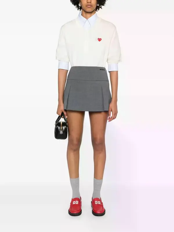 Play Comme Des Garcon Fine Knit V-neck Jumper With Heart Patch - White