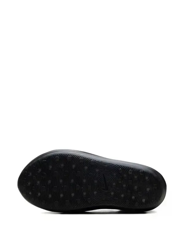 Nike Reactx Rejuven8 Sneakers
