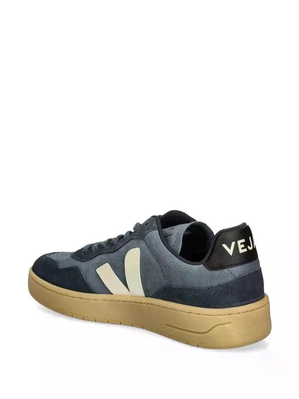 VEJA V-90 Trainers
