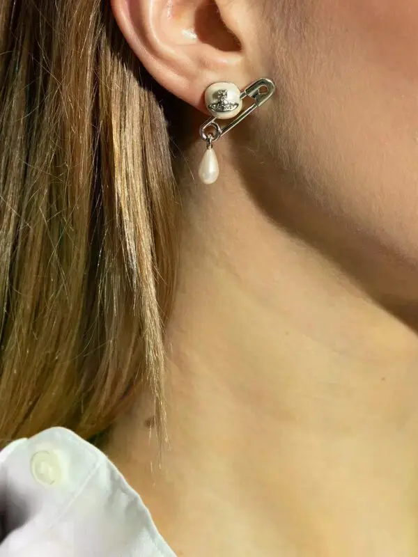 VIVIENNE WESTWOOD Claude Small Stud Earrings