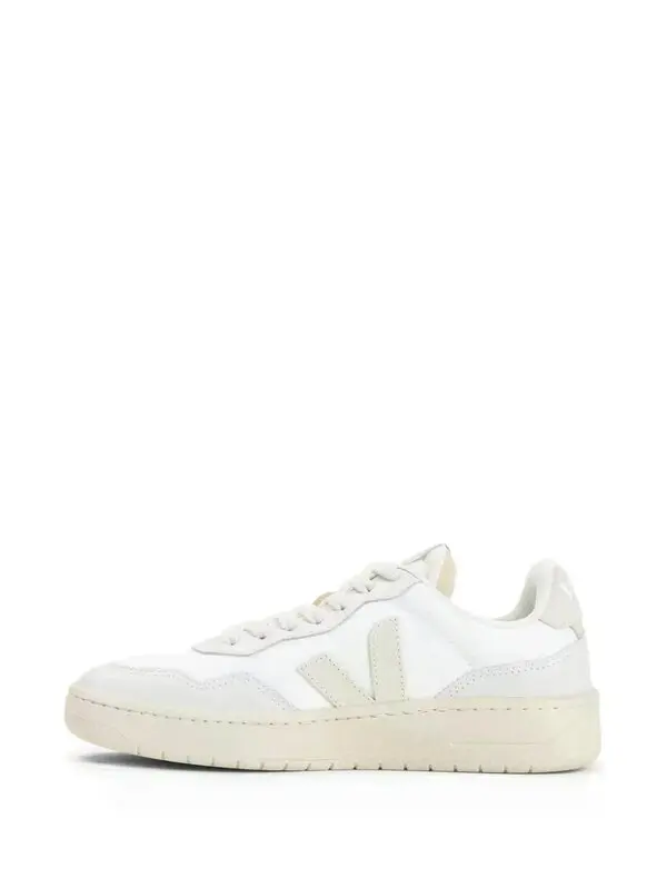 VEJA V-90 Trainers