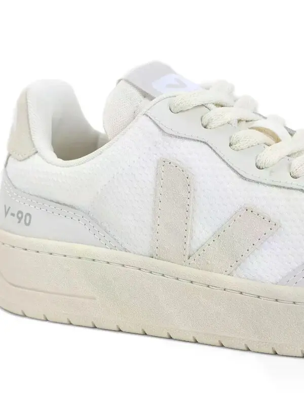 VEJA V-90 Trainers