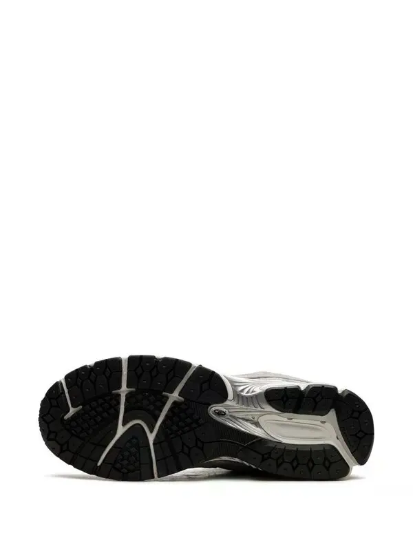 NEW BALANCE 2002r Sneakers