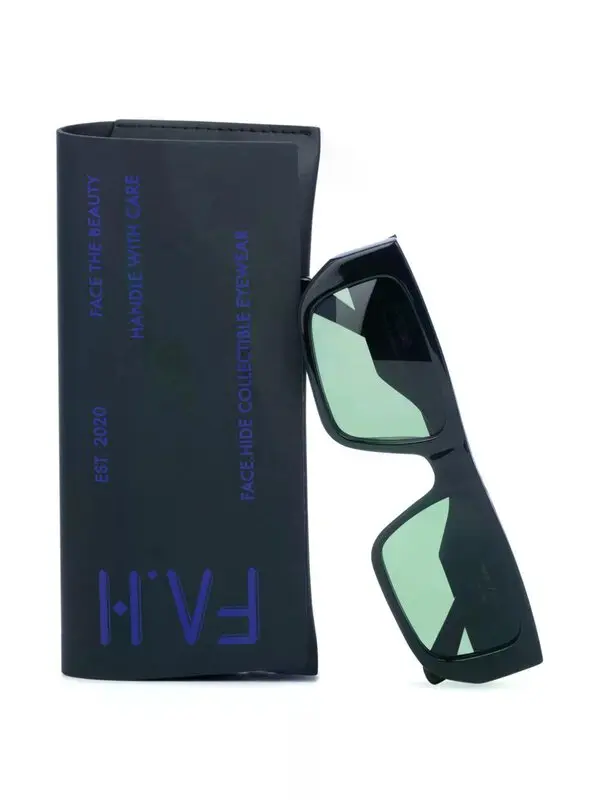 FACE.HIDE Oversized Sunglasses - Black