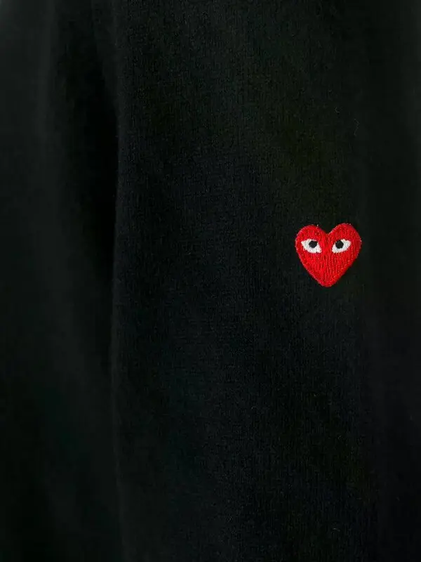 Play Comme Des Garcon Heart-patch V-neck Jumper