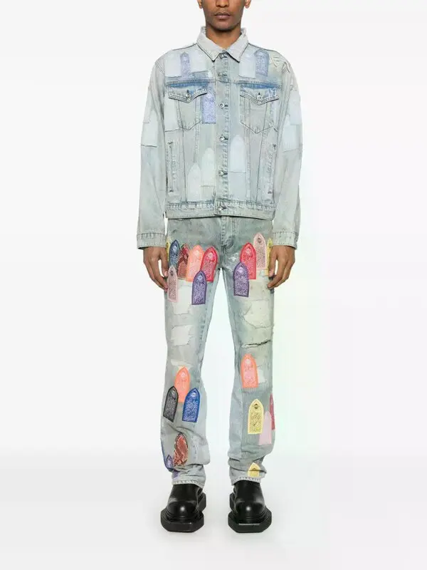 WHO DECIDES WAR Patch Arched Distressed Jeans