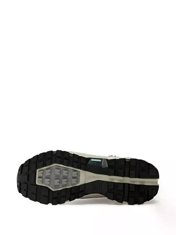 On Cloudrock Mid Wp Hiking Sneakers