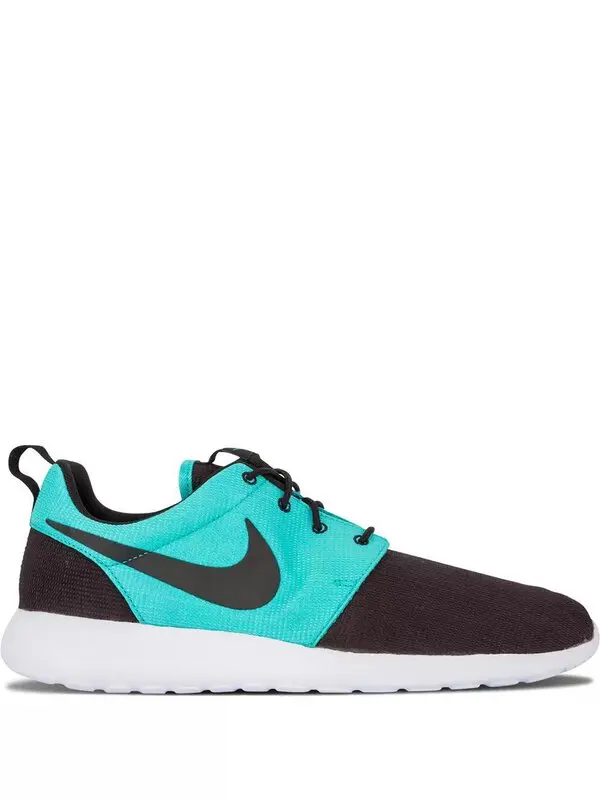 Nike Roshe Run Low-top Sneakers - Black