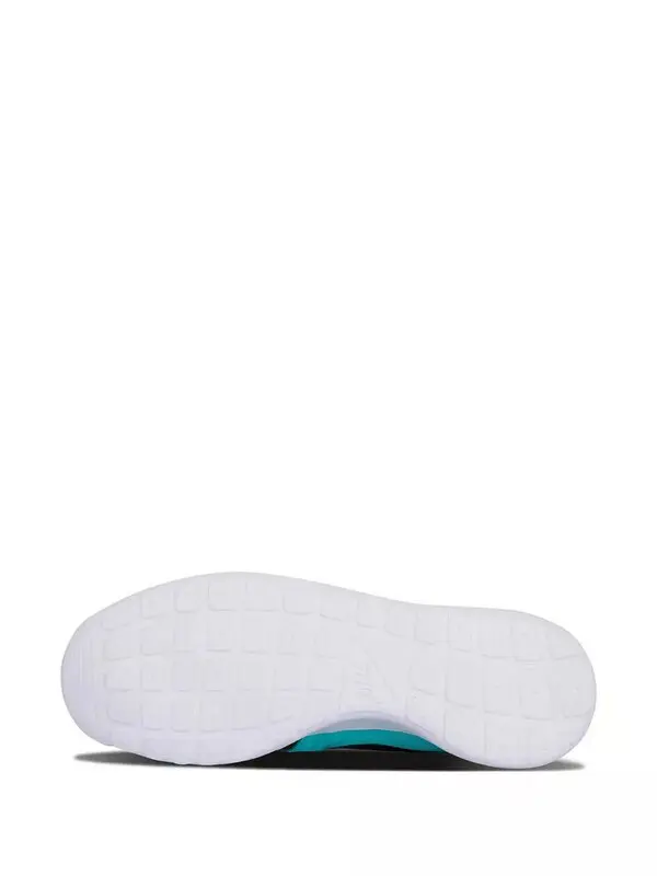 Nike Roshe Run Low-top Sneakers - Black