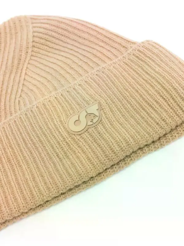 ALPHA TAURI Logo-patch Ribbed-knit Beanie