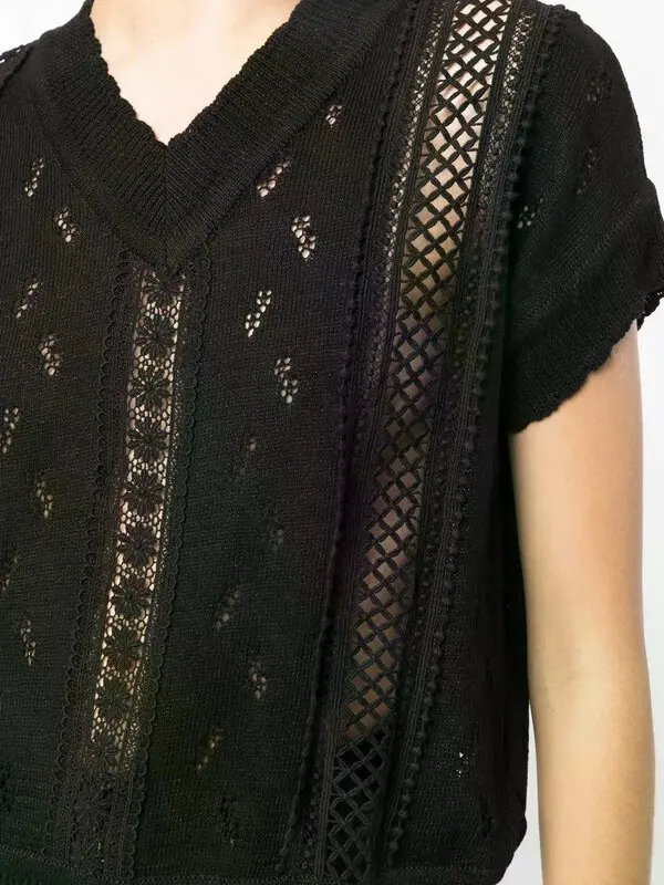 Goen.j V-neck Knitted Jumper With Embroidered Design - Black