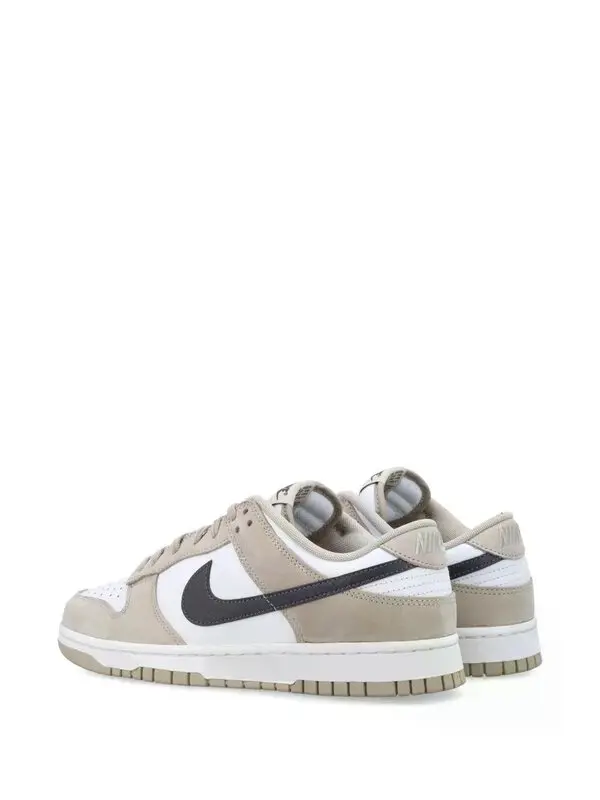 Nike Dunk Low Sneakers - Neutrals