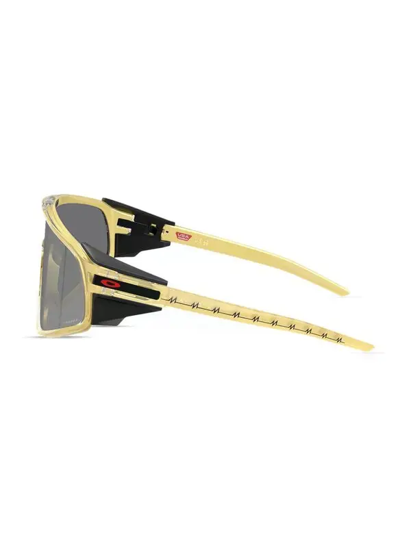 Oakley Latch Panel Shield-frame Sunglasses - Gold