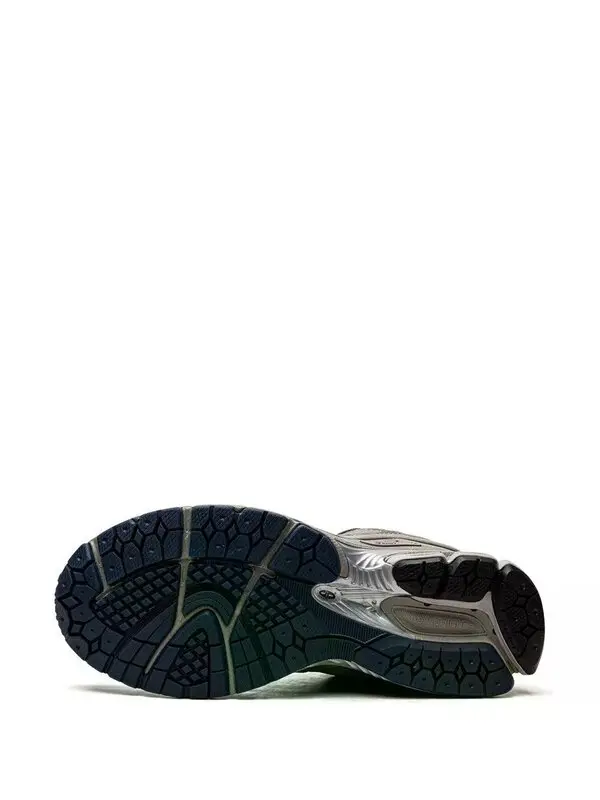 NEW BALANCE 2002r Castlerock Sneakers - Grey