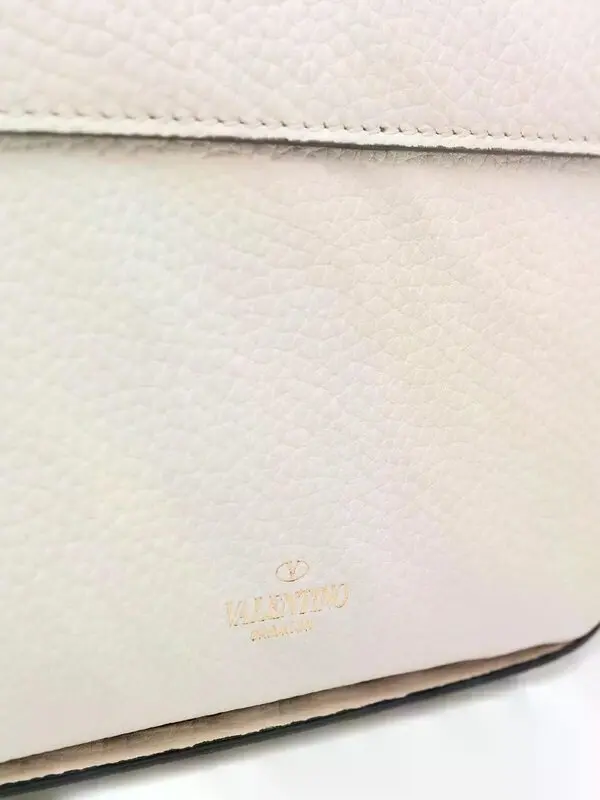 Valentino Garavani Rockstud Grainy Calfskin Leather Bag - Neutrals