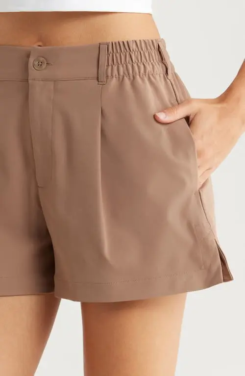 Beyond Yoga Status Shorts - Khaki