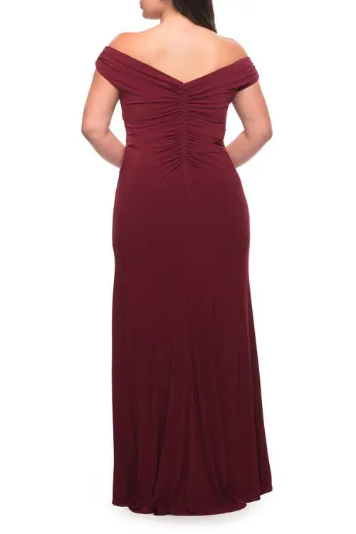 La Femme Matte Jersey Plus Gown With Ruching And Slit - Wine