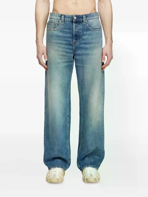 DIESEL® 2001 D-marco Oddeb Relaxed Jeans