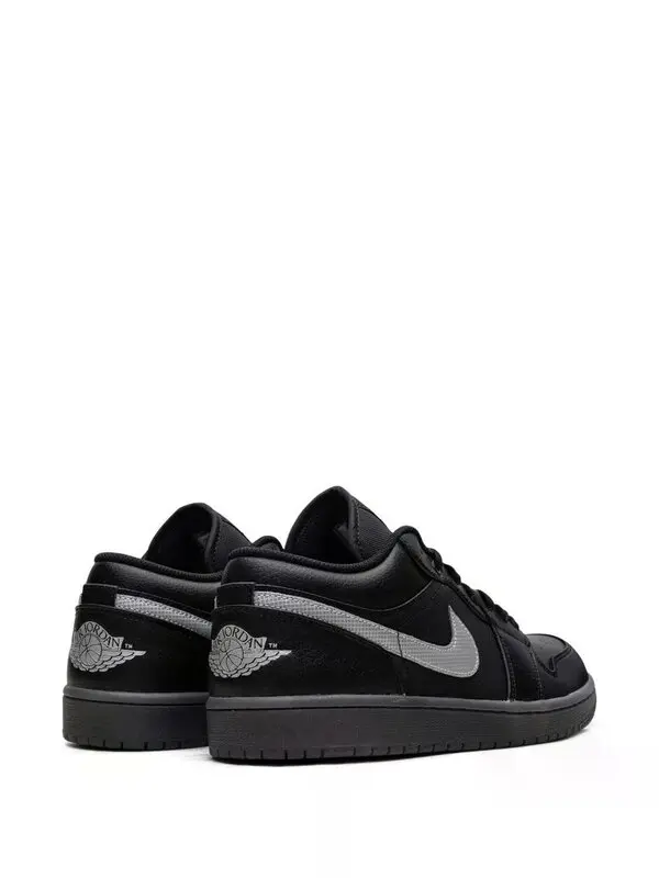 JORDAN 1 Low Sneakers - Black