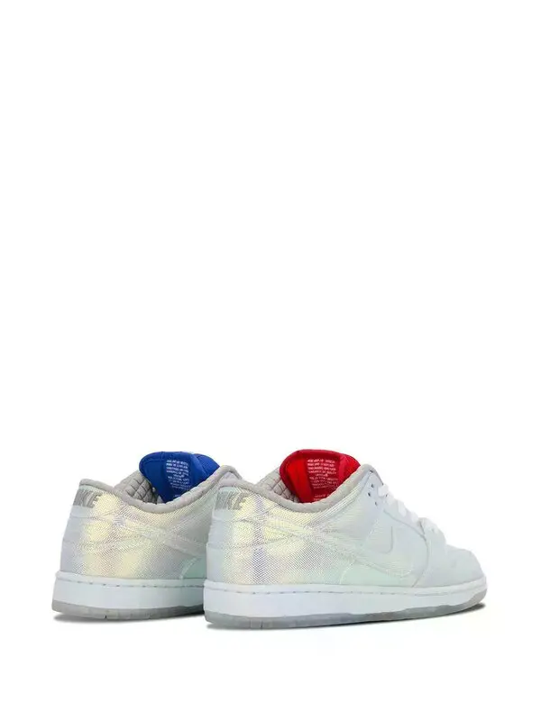 Nike X Concepts Sb Dunk Low Pro Holy Grail Sneakers - Metallic