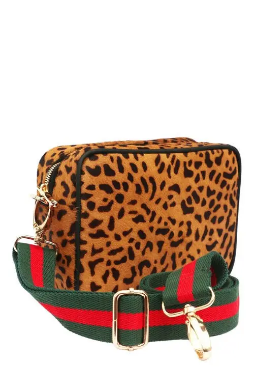 THE ARTISAN & COMPANY Camera Crossbody Bag