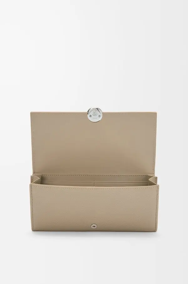 Loewe Pebble Continental Wallet In Mini Grain Leather Skin - Clay