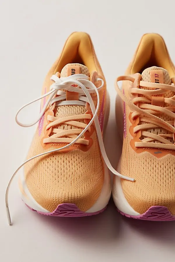Brooks Ghost 17 Sneakers - Apricot/grey/pink