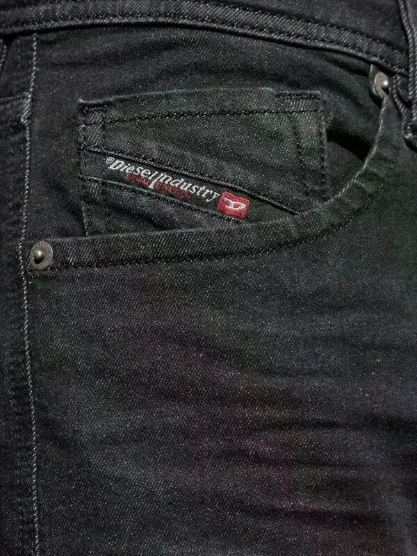 DIESEL® 1985 Larkee Jeans