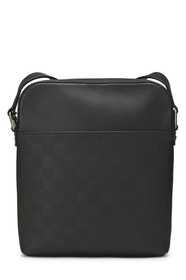LOUIS VUITTON Damier Infini District Pochette