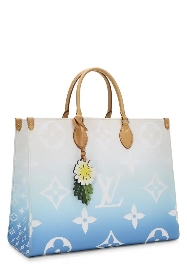 LOUIS VUITTON Monogram Giant The Pool On The Go Tote