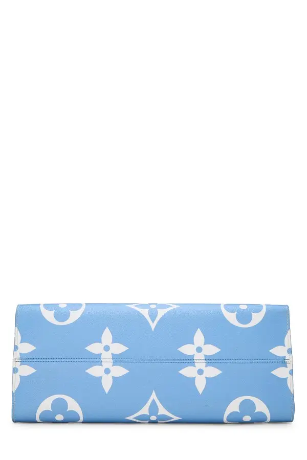 LOUIS VUITTON Monogram Giant The Pool On The Go Tote