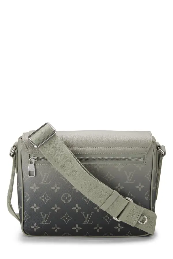 LOUIS VUITTON District Monogram Gradient - Black