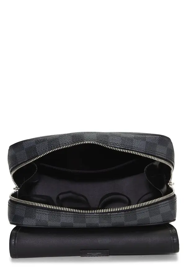 LOUIS VUITTON Damier Graphite Toiletry Kit